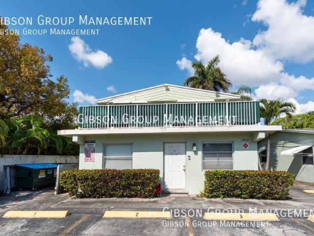 2/1 Unit located on the first floor with tile, dishwasher and community pool!