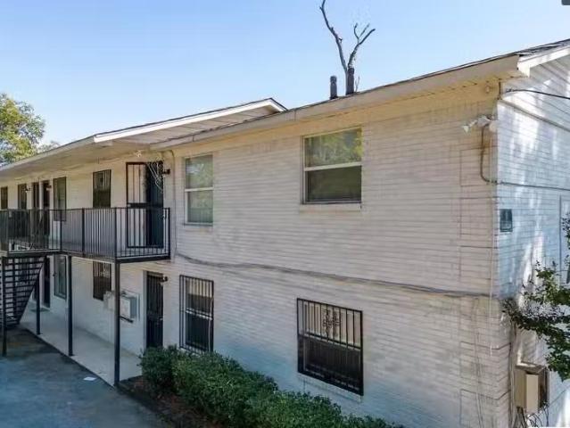 2/1 Uptown Court