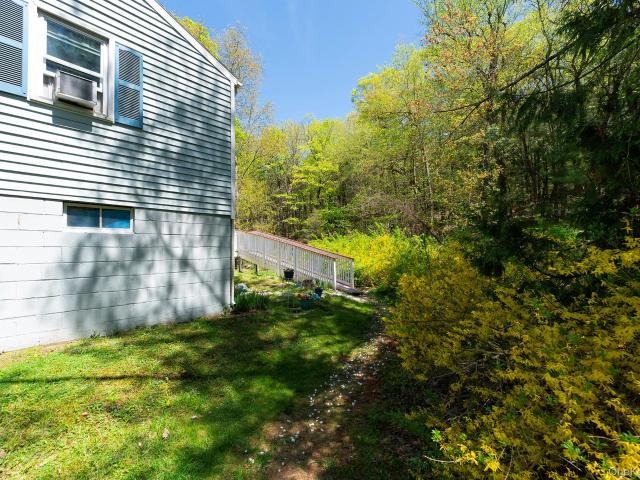 21 Van Dam Road