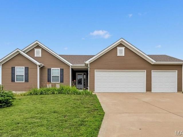 21 Valley Farms Dr, Winfield, MO 63389