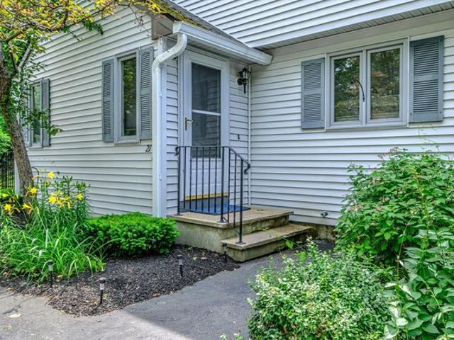 21 Valley St Apt 13, South Portland, ME 04106