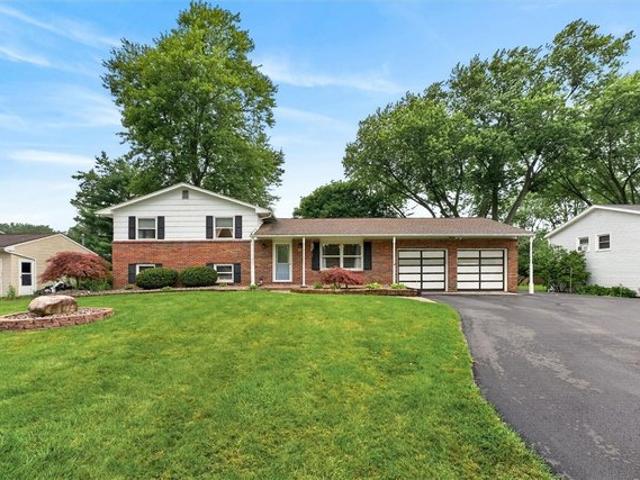 21 W Canon Dr, Rochester, NY 14624