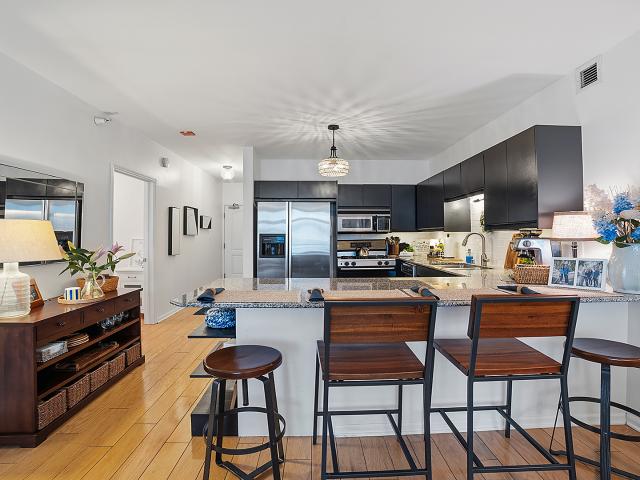 21 w chestnut street # 1306
