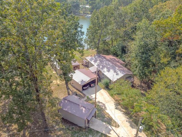 21 W Lakeshore Dr
