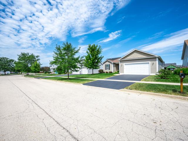 21 W Winterberry Ave, Cortland, IL 60112 | MLS #12685
