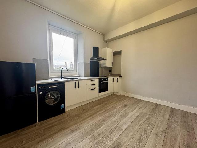 21 Wallfield Crescent, Aberdeen AB25, 2 bed flat to rent, £700 pcm | PrimeLocation