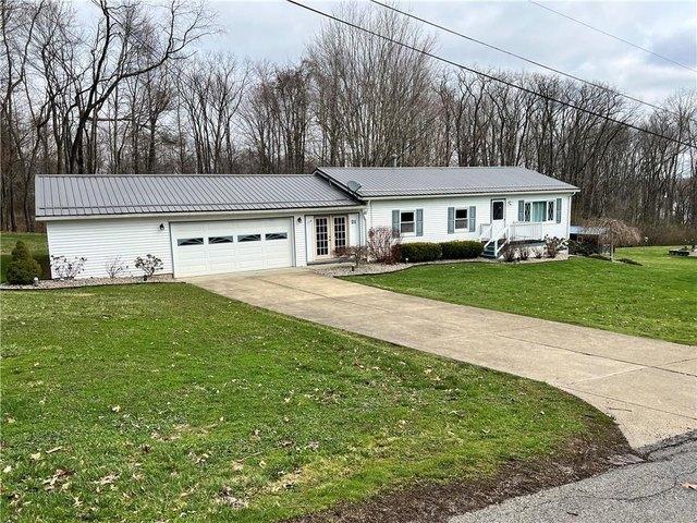 21 West Dr, Greenville, PA 16125