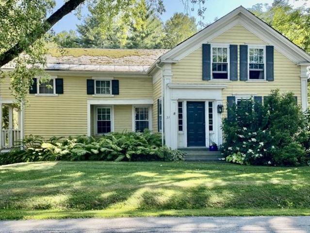 21 West St, Middletown Springs, VT 05757