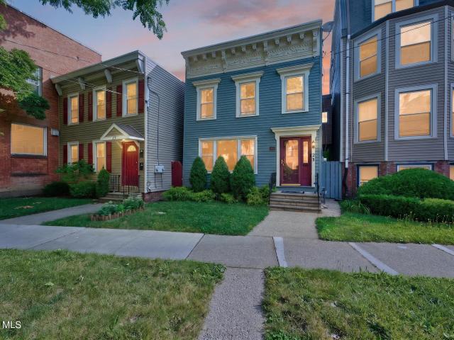 21 Western Avenue
