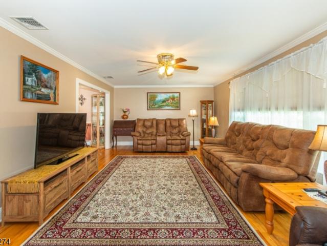 21 Whitegate Rd