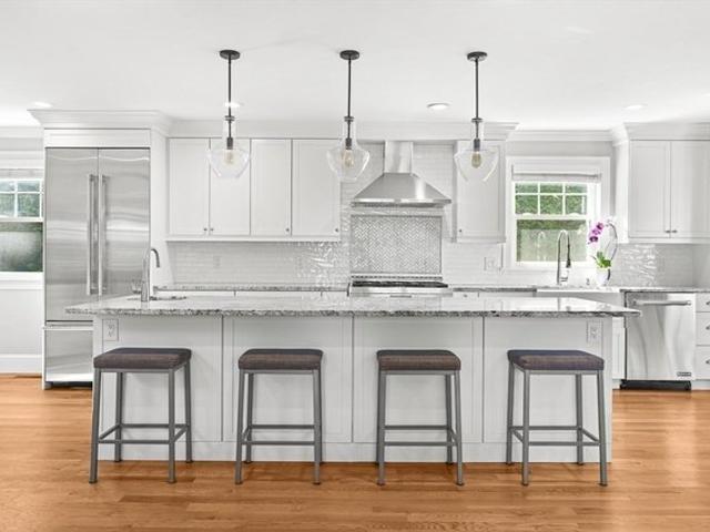 21 Willowdale Rd, Winchester, MA 01890