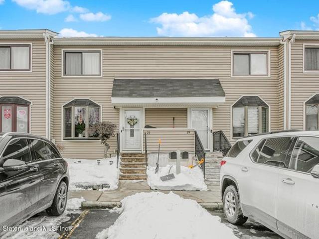 21 Wood Ct, Staten Island, NY 10309