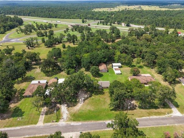 21 Wood Lodge Dr, Huntsville, TX 77320