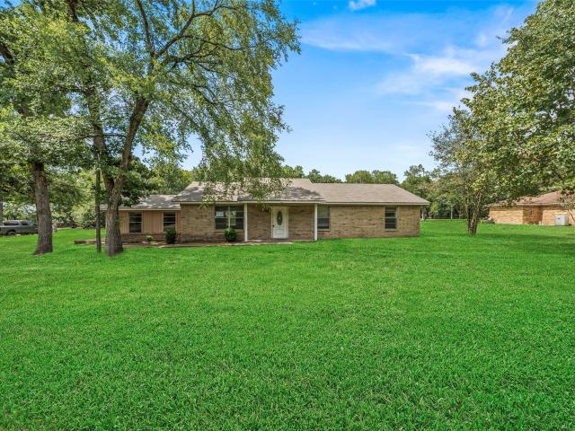 21 Wood Lodge Drive