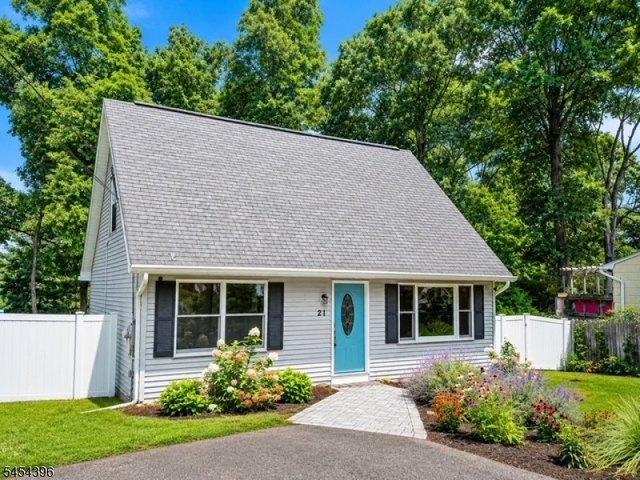 21 Woodland Trl, Vernon, NJ 07419