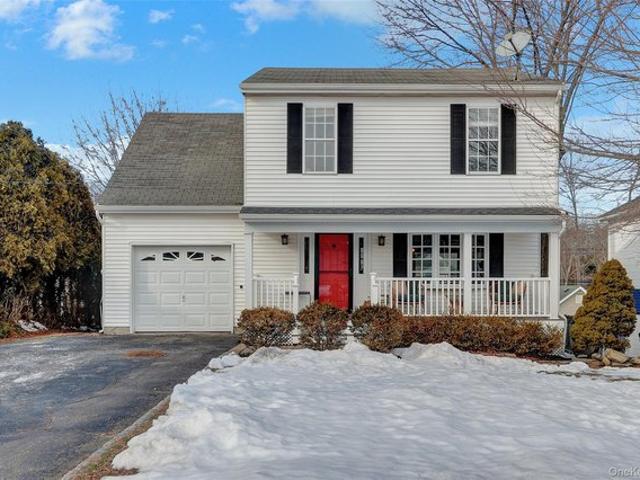 21 Woodside Ave, Port Jefferson, NY 11777