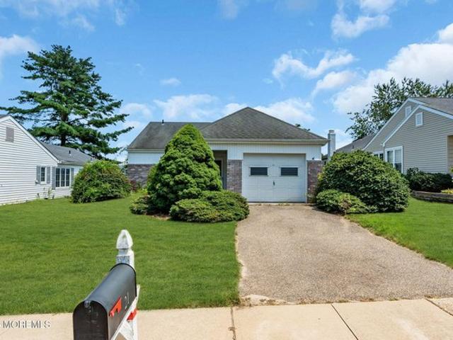 21 Woodstock Ln, Manchester, NJ 08759
