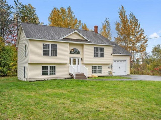 21 Yankee Ave, Bangor, ME 04401