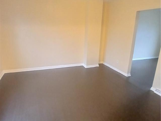 21 Zents Avenue