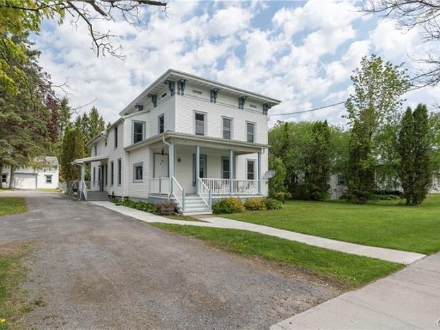 21 Antwerp St, Philadelphia, NY 13673