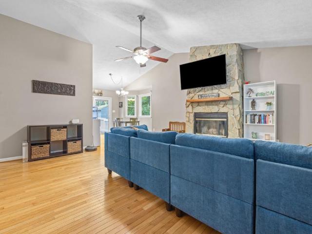21 Ashton Rd