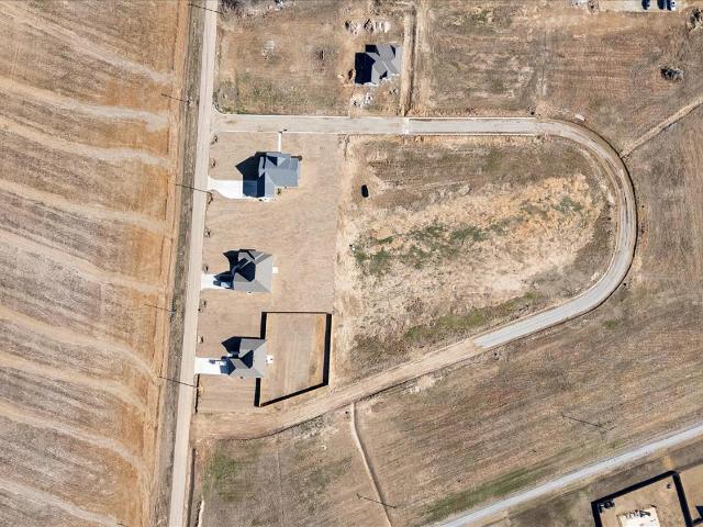 21 Arrow Estates