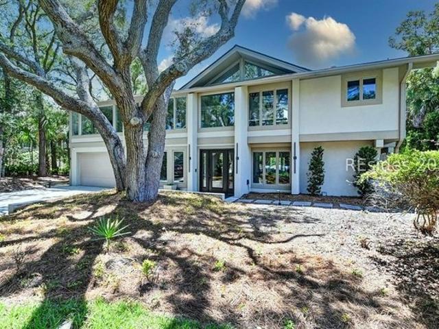 21 Barnacle Rd, Hilton Head Island, SC 29928