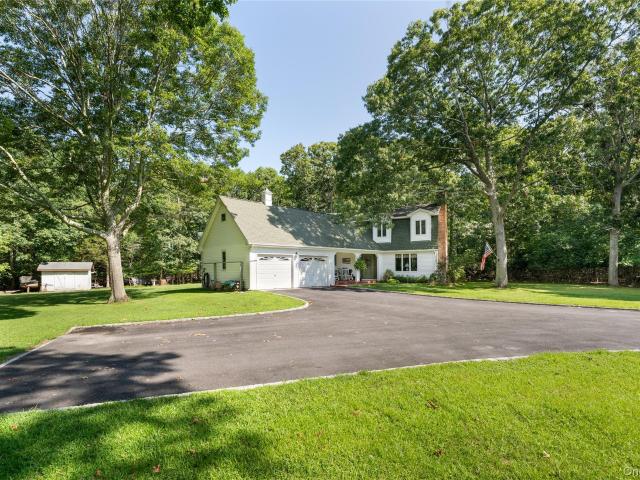 21 Bay Avenue W