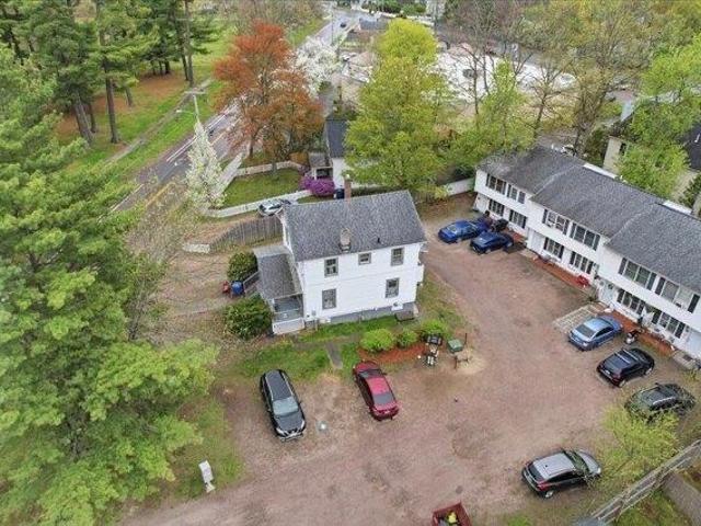 21 bedroom, Burlington VT 05408 104542390