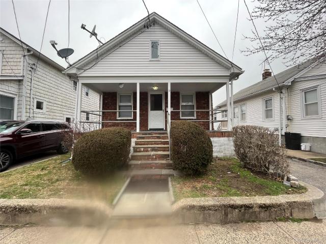 21 Beechwood Ave, Port Washington, NY 11050 | MLS #936374 | Compass