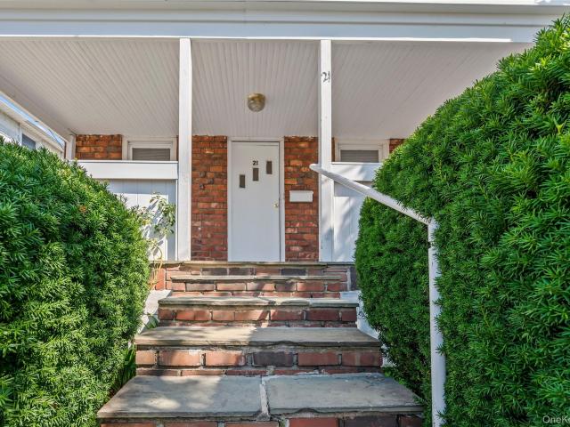 21 Beechwood Avenue