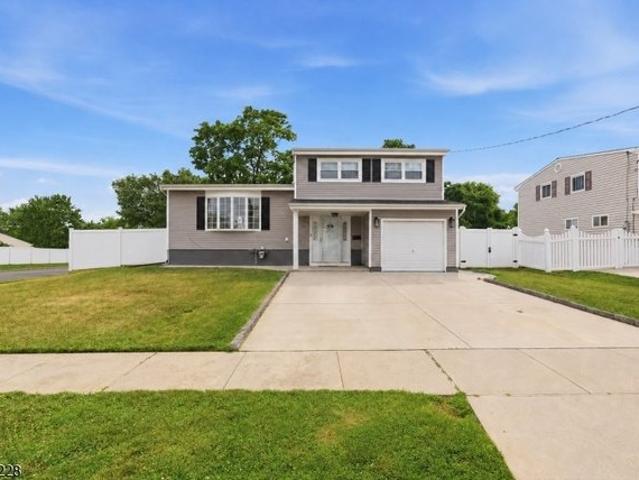 21 Bertrand St, Old Bridge Township, NJ 08857