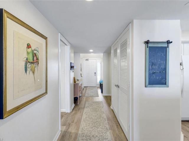 21 Bluebill Ave, Unit B905, Naples, FL 34108 | MLS #226015