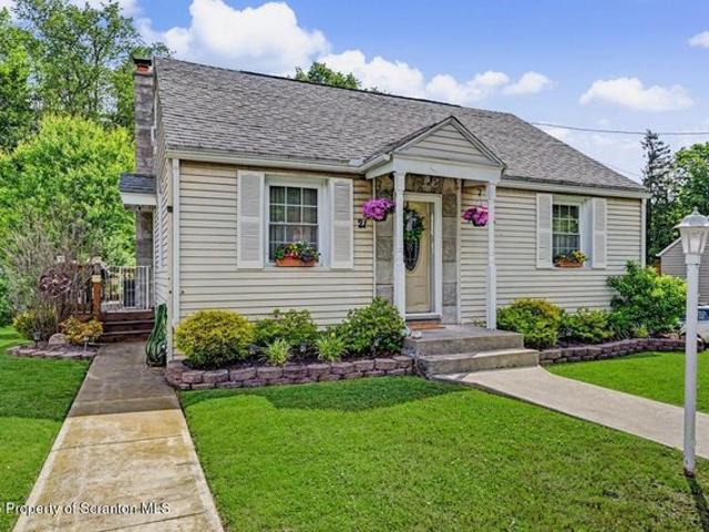 21 Brook Ln, Spring Brook Township, PA 18444