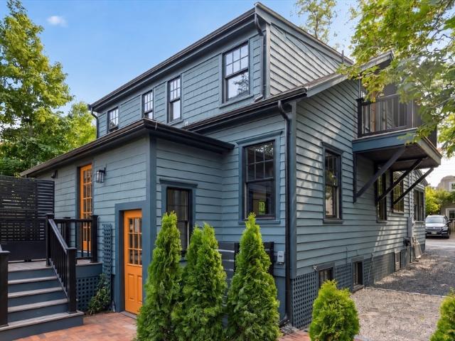 21 Brewster Street