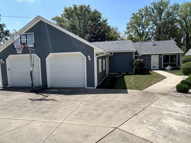 21 Breezewood Ln, Saint Marys, OH 45885