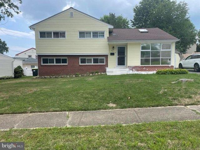 21 Burns Rd, Claymont, DE 19703