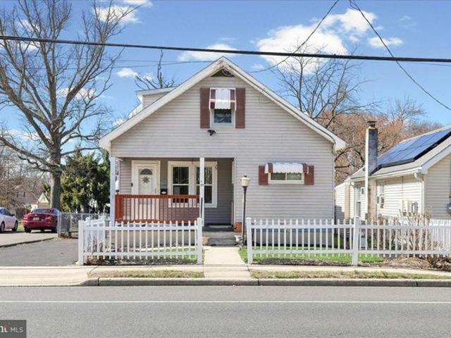 21 Buttonwood Dr, Ewing, NJ 08638