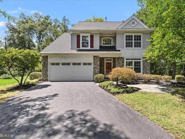 21 Cambridge Ct, Princeton, NJ 08540