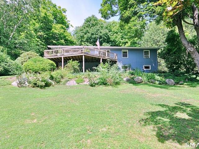 21 Carriage Ln, Roxbury, CT 06783