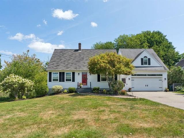 21 Cathedral Oaks Dr, Biddeford, ME 04005