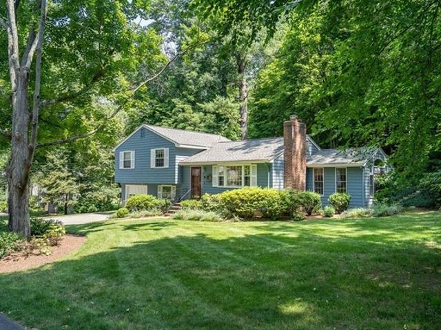 21 Constitution Rd, Lexington, MA 02421
