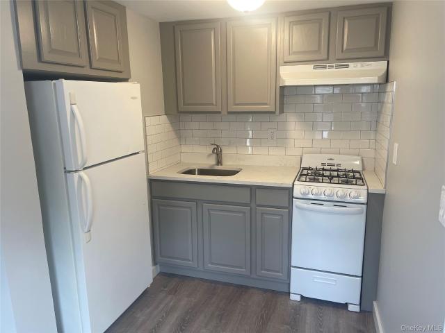 21 Collegeview Avenue 21 4