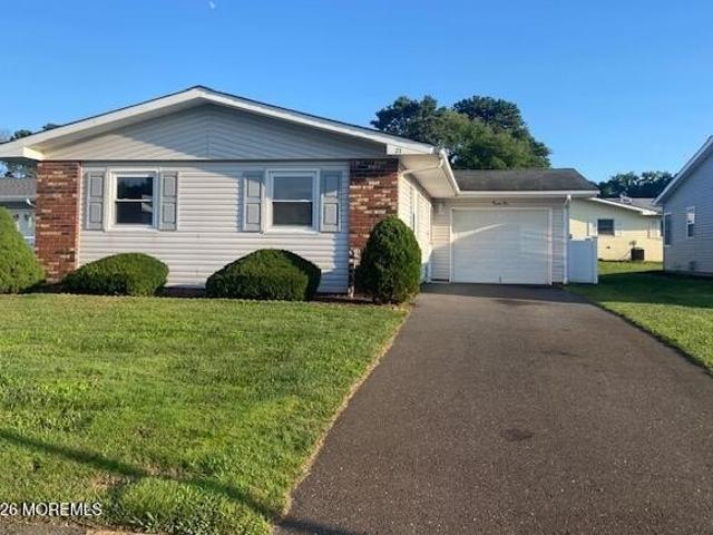 21 Clay Cir, Brick, NJ 08724