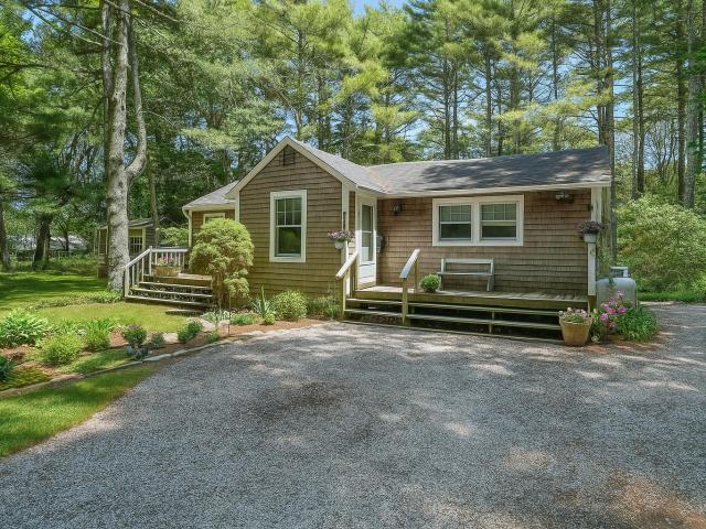 21 Clay Pit Rd, Edgartown, MA 02539 | MLS #42882 | Compass