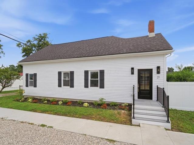 21 Cross St, Bloomingburg, OH 43106