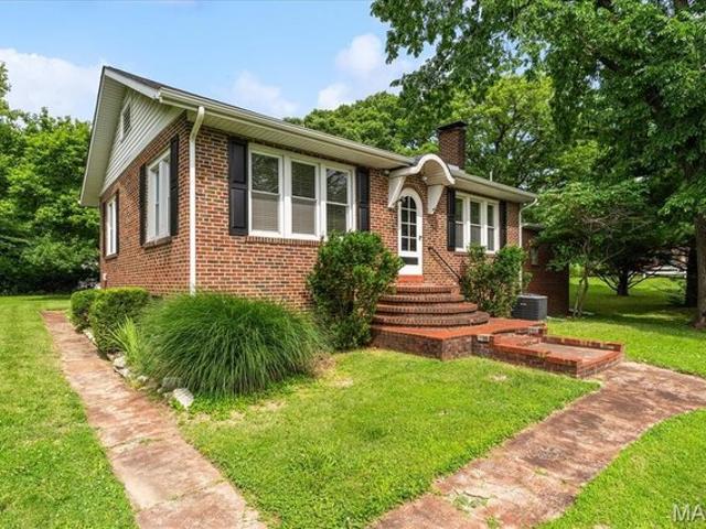21 Creston Dr, Belleville, IL 62223