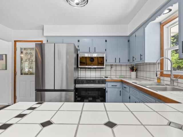 21 Crestwood Dr