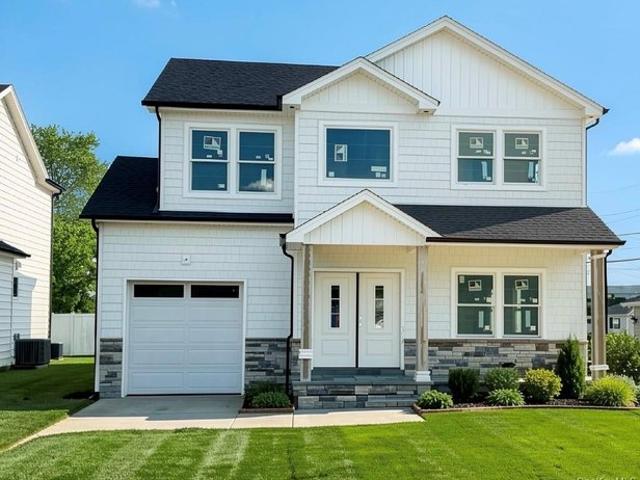 21 Cypress Ave, Bethpage, NY 11714