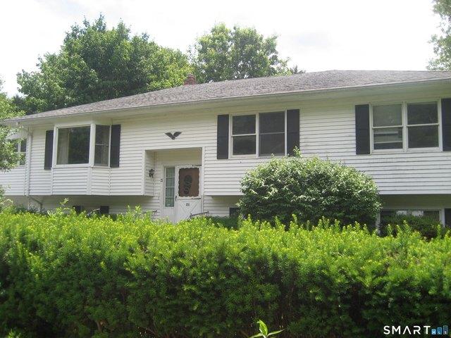 21 Daniel St, Norwich, CT 06360